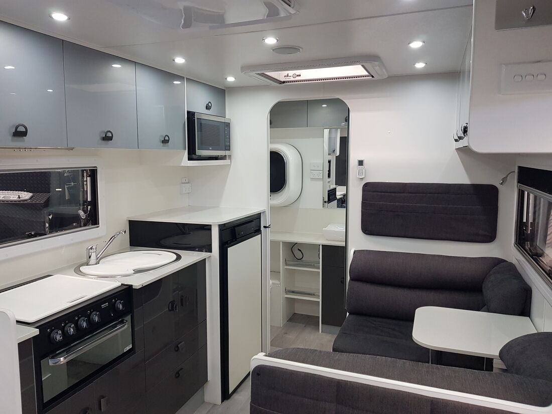 2019 New Age Manta Ray 16FT | Avan Super Centre