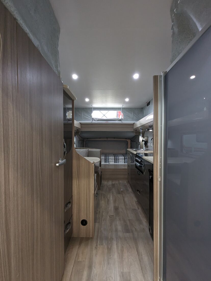 2023 Golf MAXXI 390 PT | Avan Super Centre