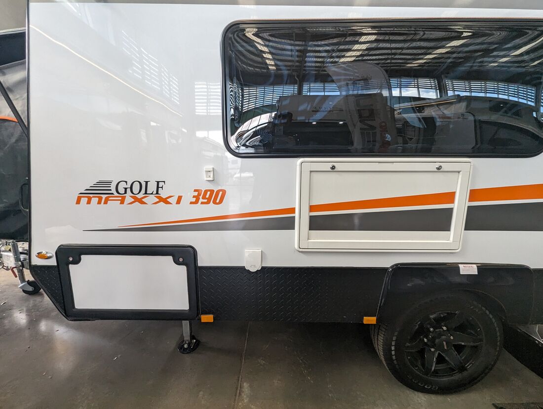 2023 Golf MAXXI 390 PT | Avan Super Centre