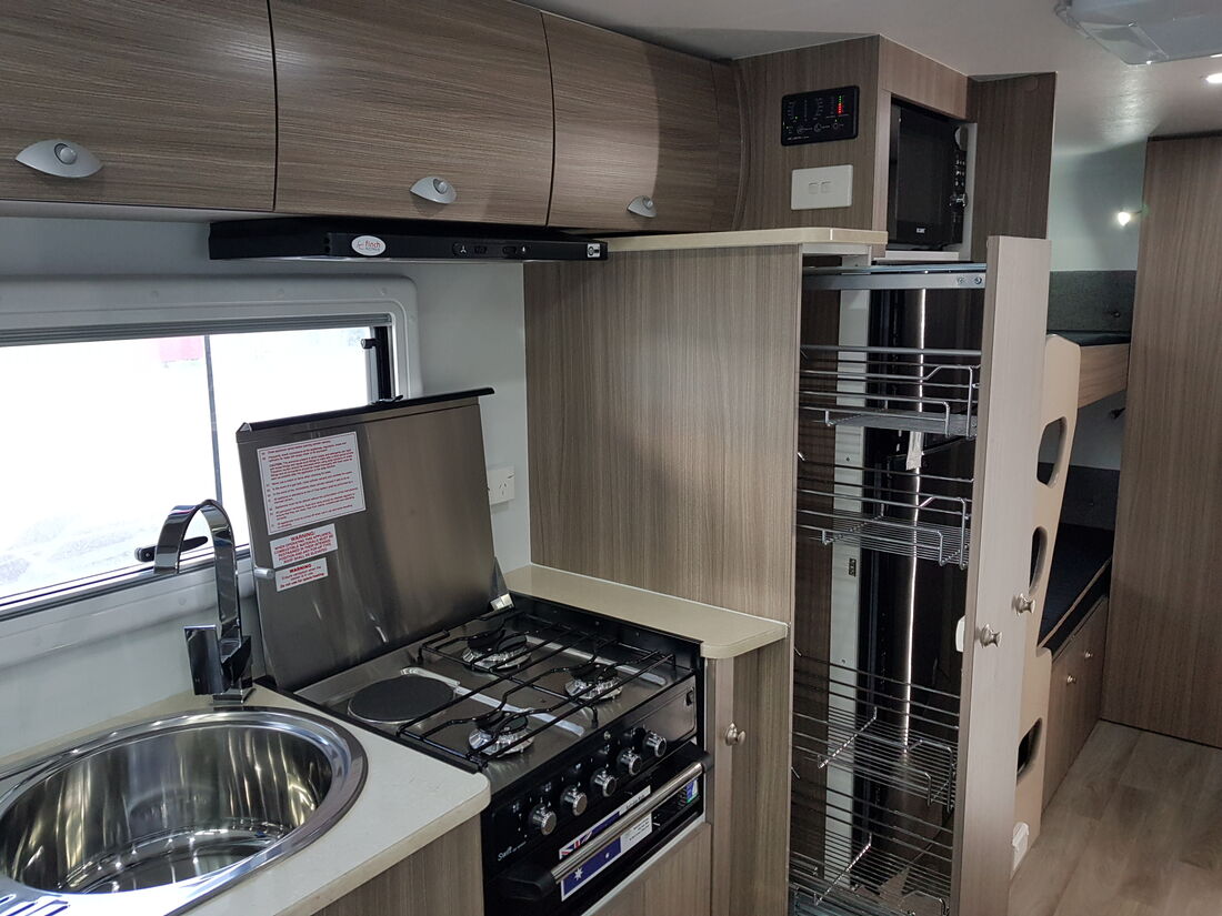 Avan Aspire 617 Bunk Van | Avan Super Centre