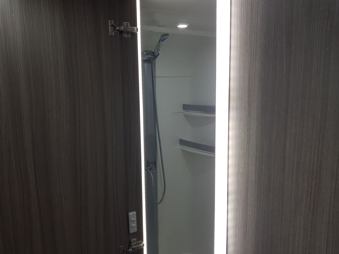 Avan Aspire 617 Bunk Van | Avan Super Centre