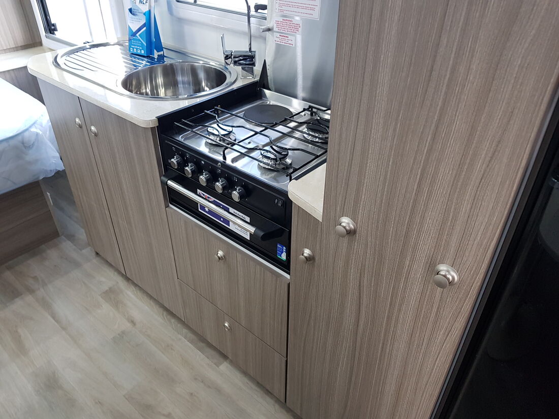 Avan Aspire 617 Bunk Van | Avan Super Centre