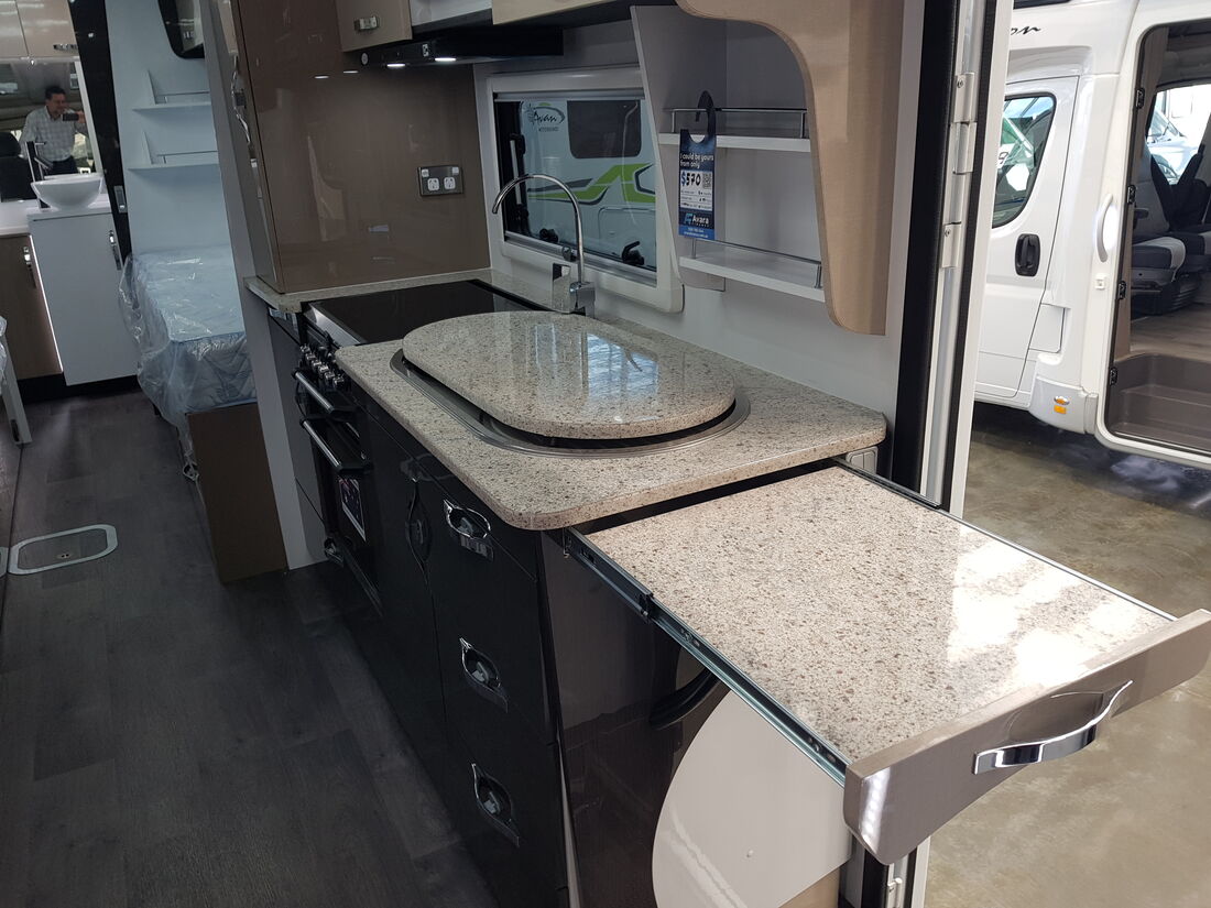 Avan Ovation M10 B-Class | Avan Super Centre