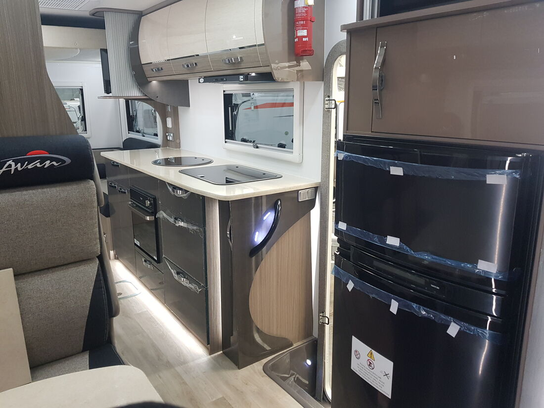 2023 Avan Ovation M5 C-Class | Avan Super Centre