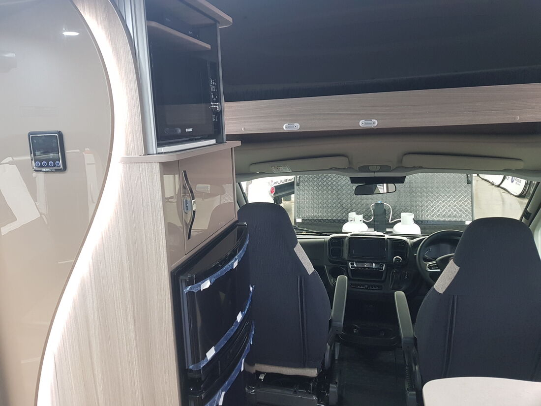 2023 Avan Ovation M5 C-Class | Avan Super Centre