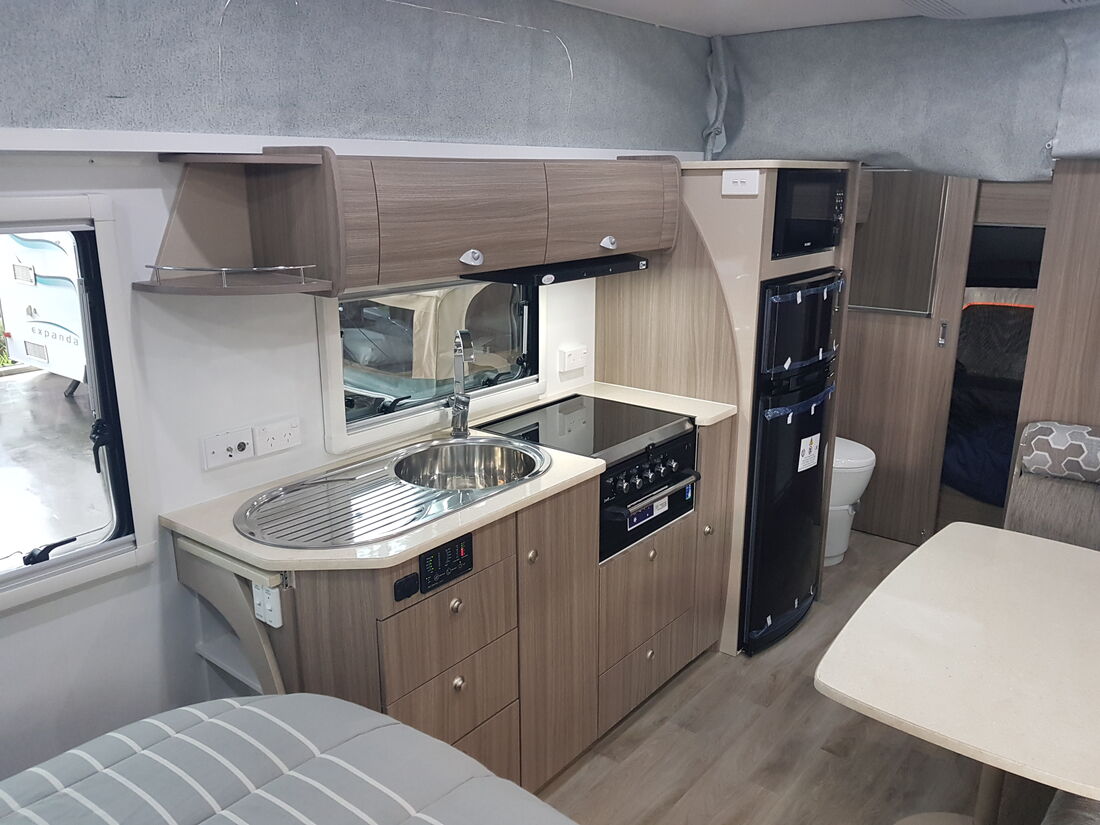 2022 Golf Maxxi 573 PT | Avan Super Centre